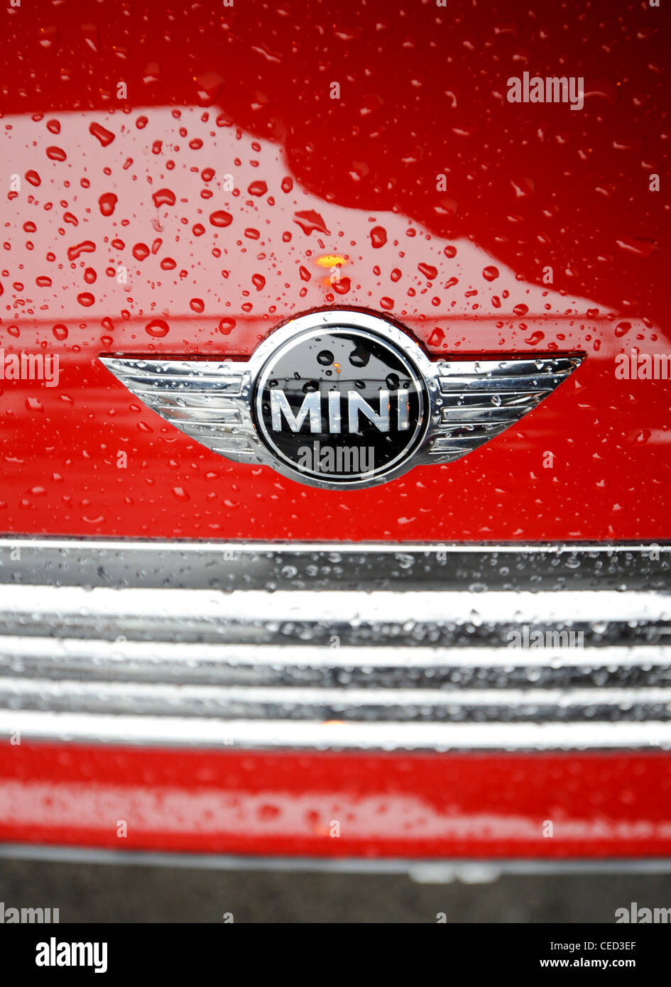 Mini cooper logo hi-res stock photography and images - Alamy