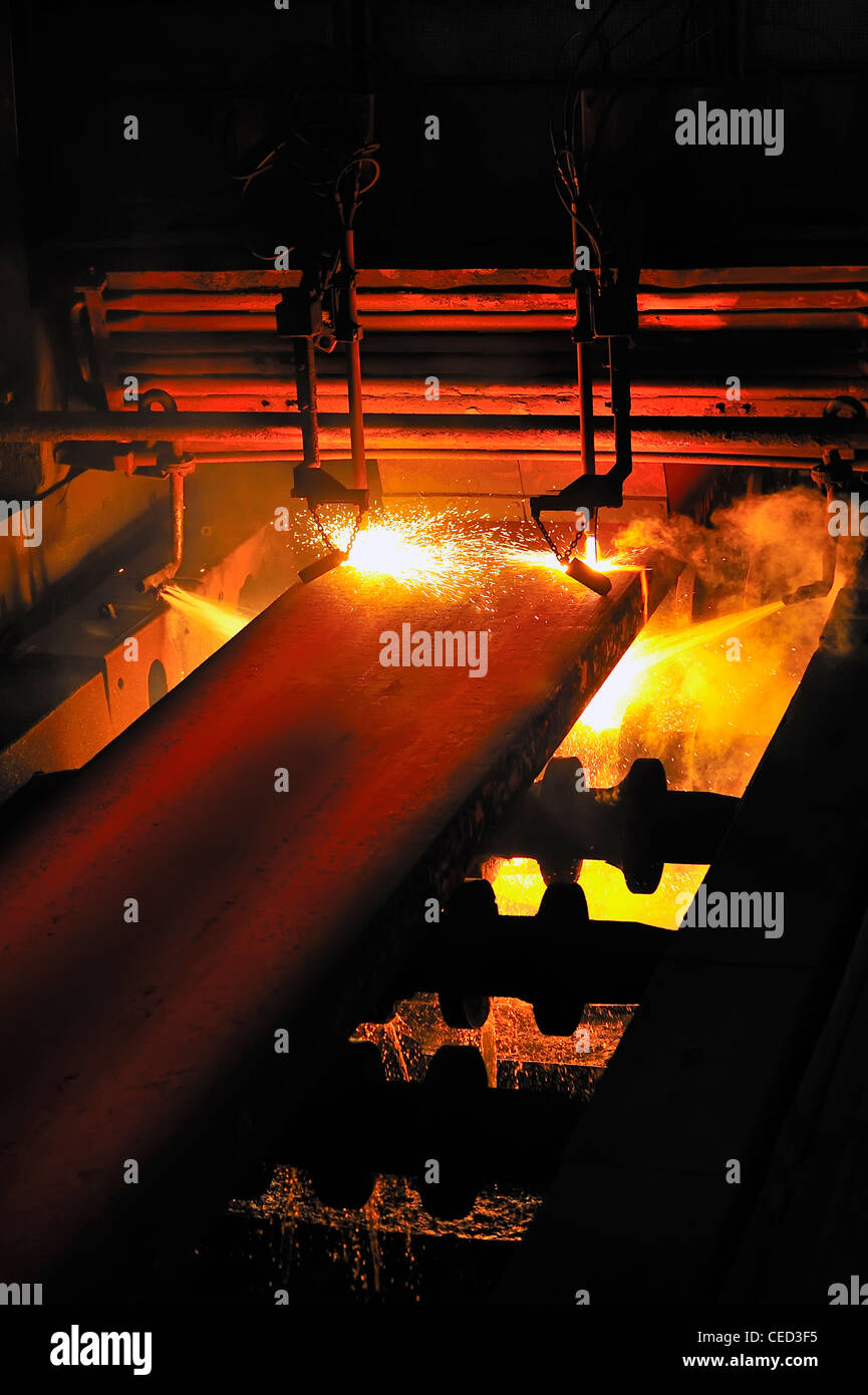 Gas cutting of the hot metal Stock Photo - Alamy