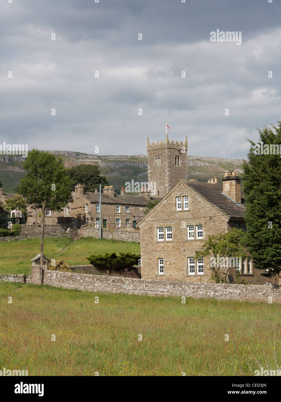 Askrigg village and church, North Yorkshire, England, United Kingdom ...