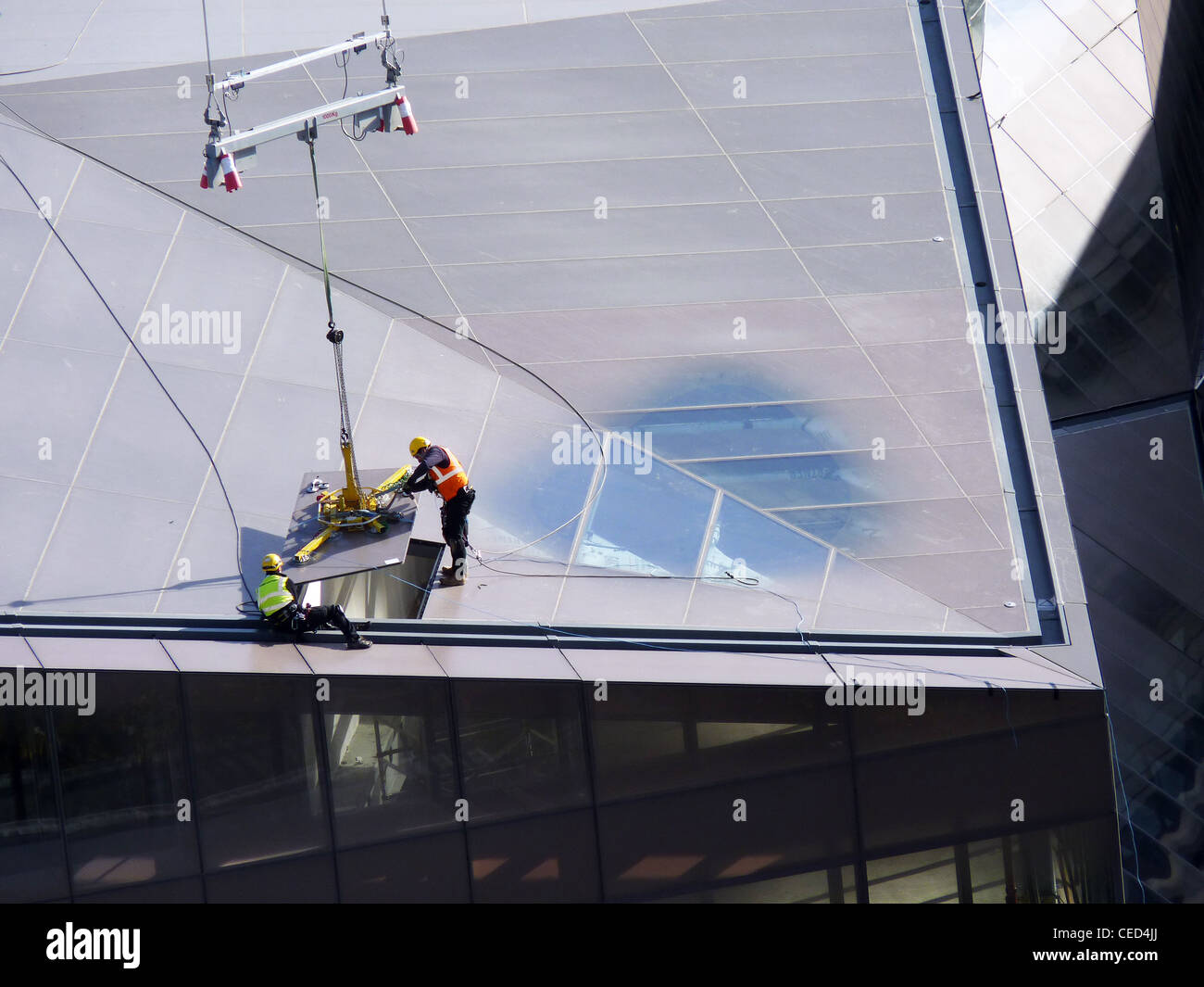 Glass roof building hi-res stock photography and images - Alamy