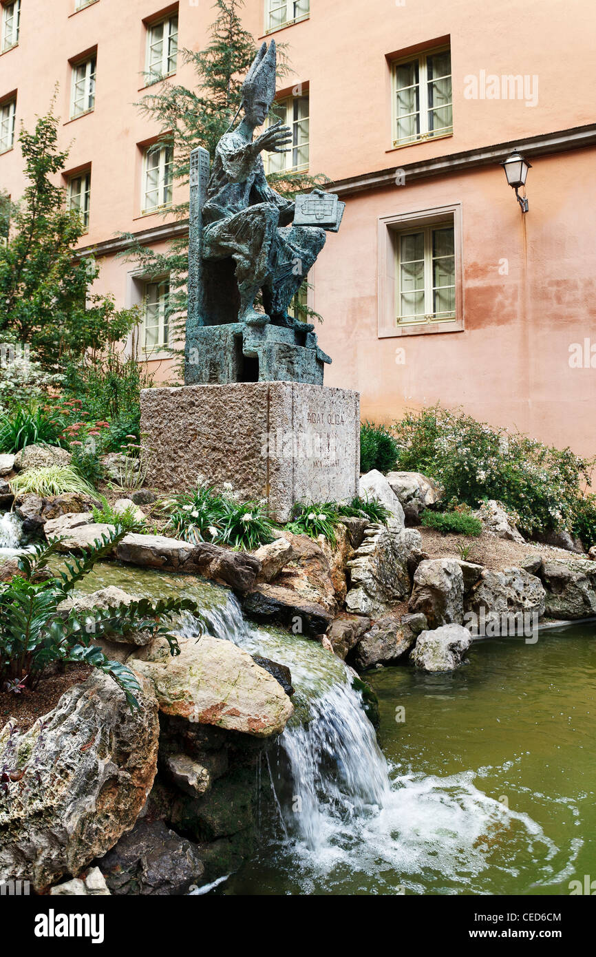 Founder monument hi-res stock photography and images - Alamy