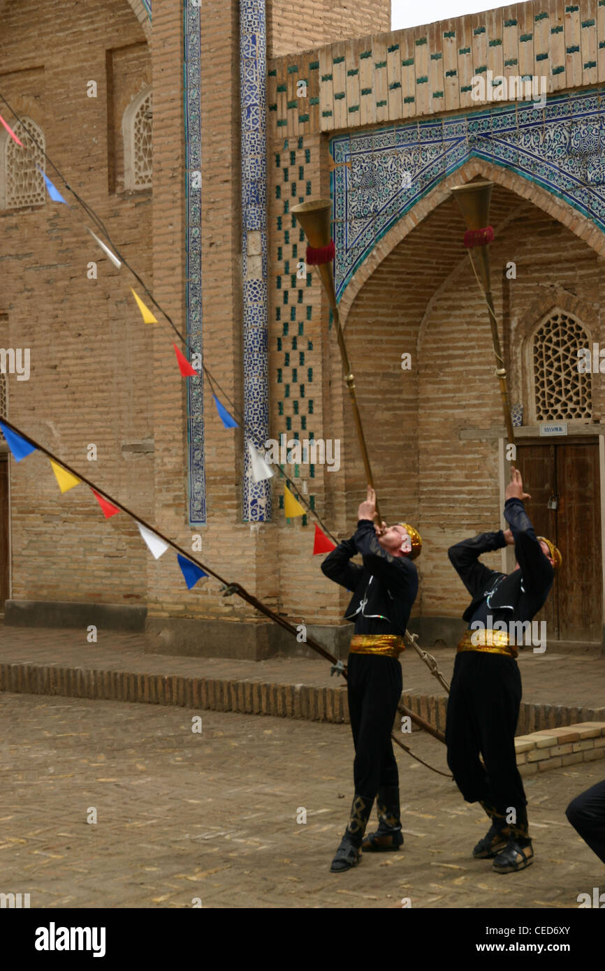 Long trumpet hi-res stock photography and images - Alamy