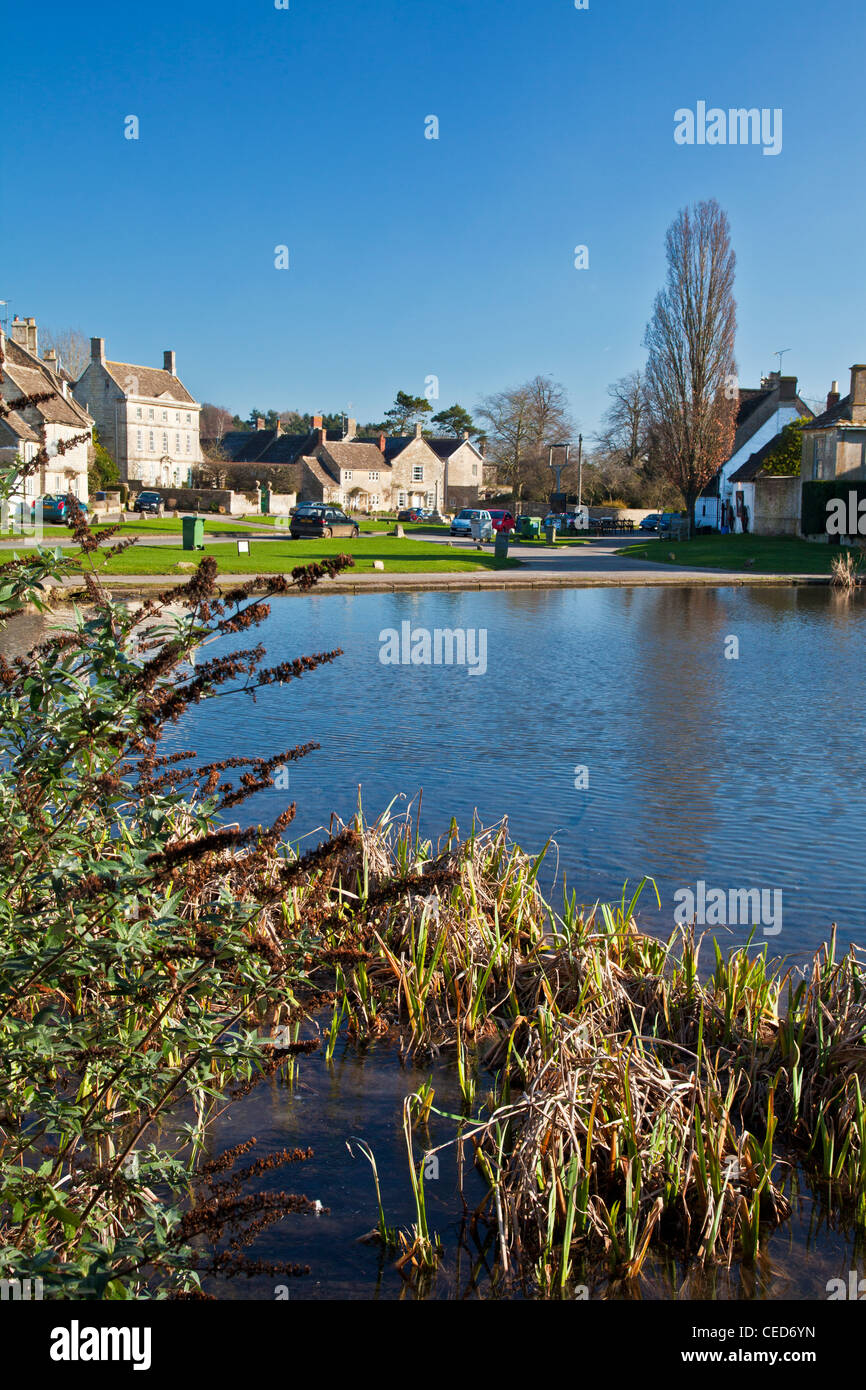 English village green hi-res stock photography and images - Alamy