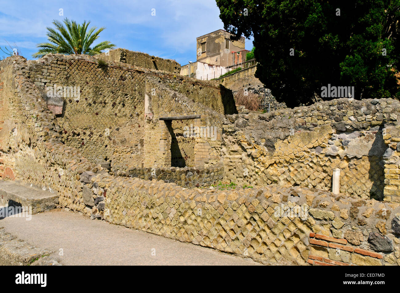 House roman ancient insula hi-res stock photography and images - Alamy