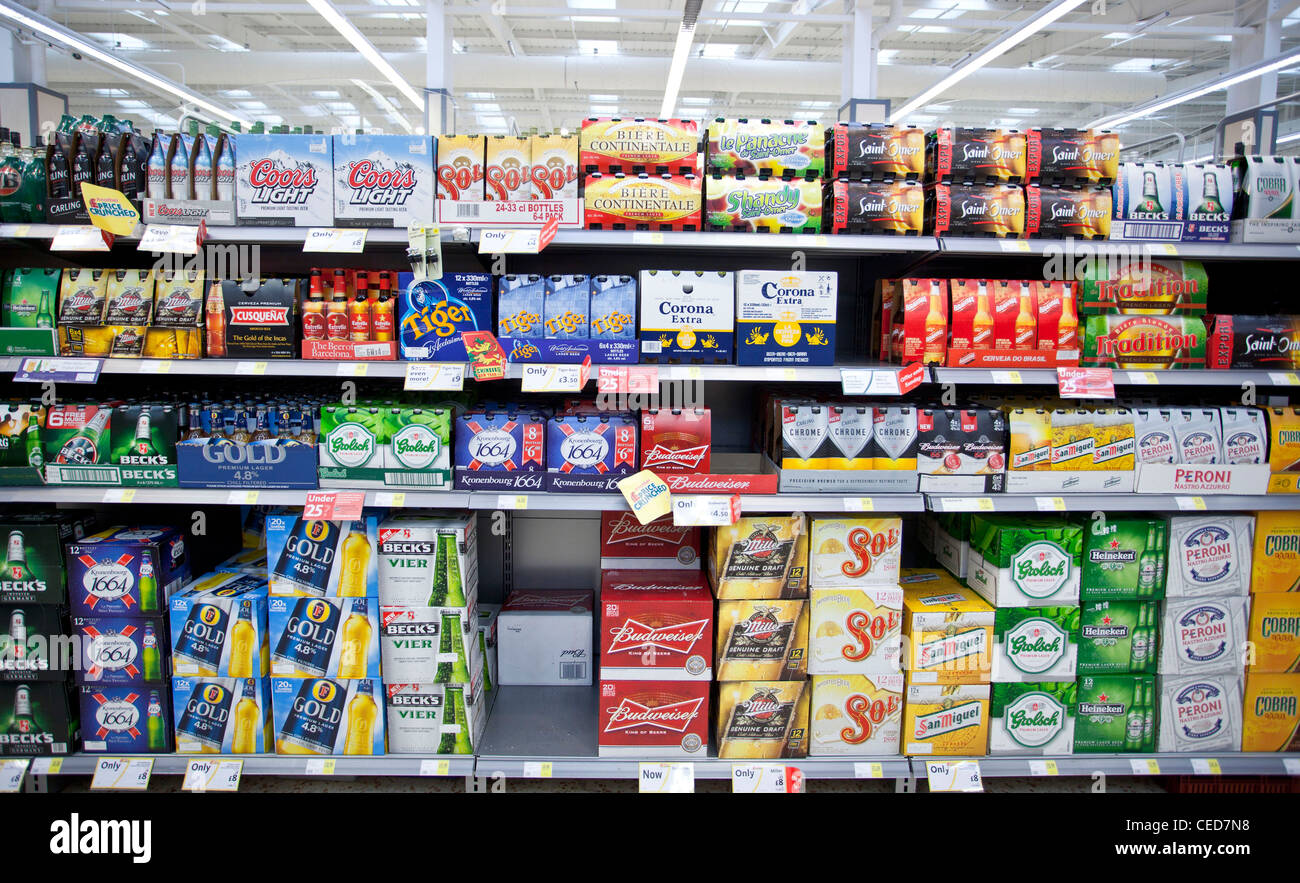 Supermarket beer hi-res stock photography and images - Alamy