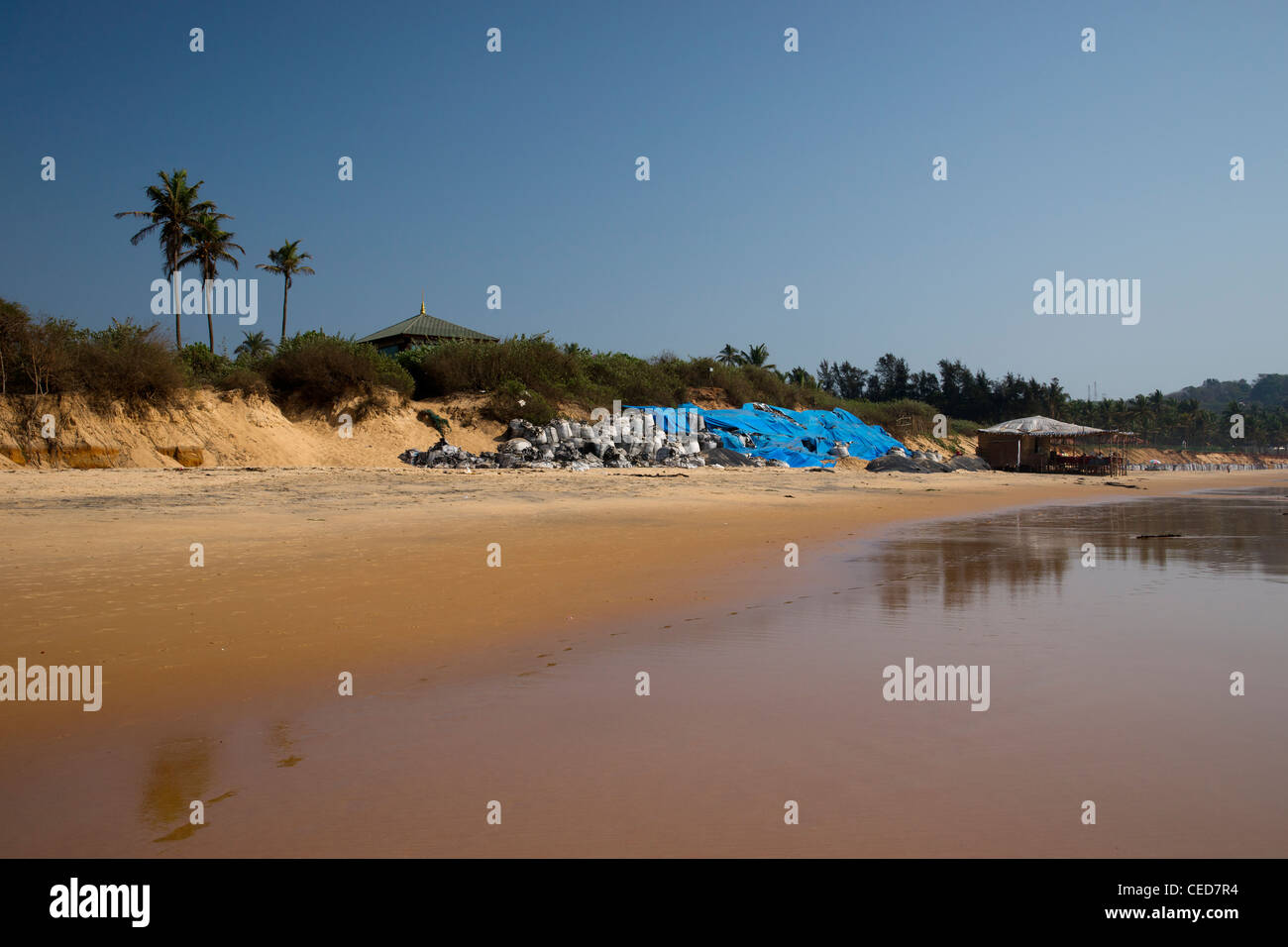Coastal erosion at Sinquerim, Goa, India Stock Photo - Alamy