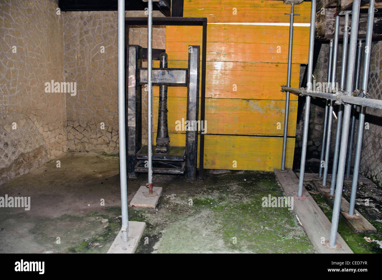 Roman screw press hi-res stock photography and images - Alamy