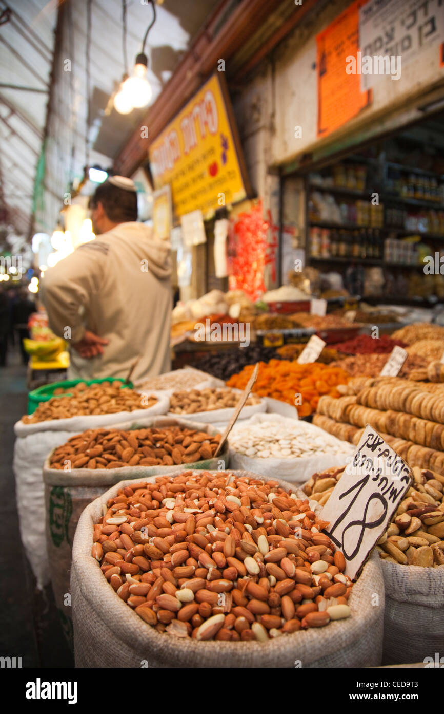Israel, Jerusalem, New City, Mahane Yehuda Market, nut merchants, NR ...