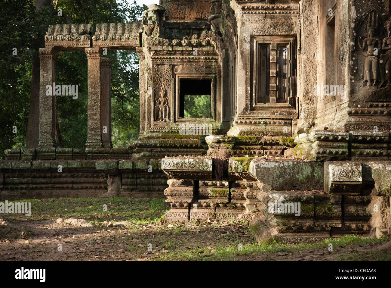 Ruins in Angkor Wat temple Stock Photo - Alamy