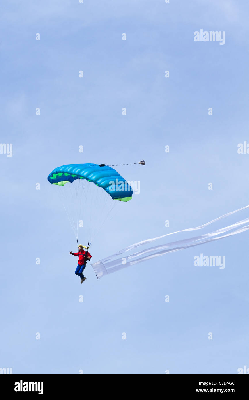 Man jumping from airplane High Resolution Stock Photography and Images ...