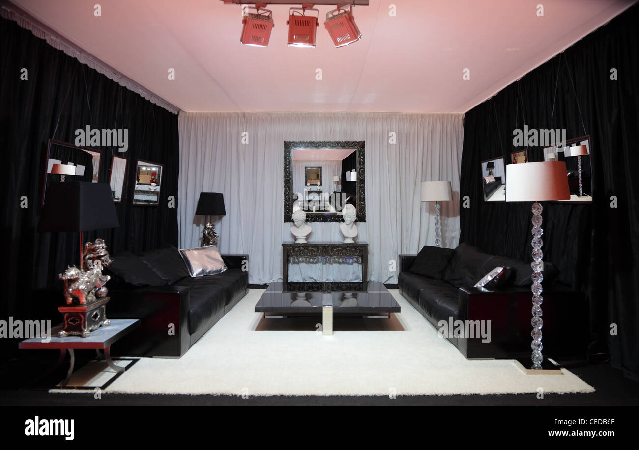 Guest class hi-res stock photography and images - Alamy