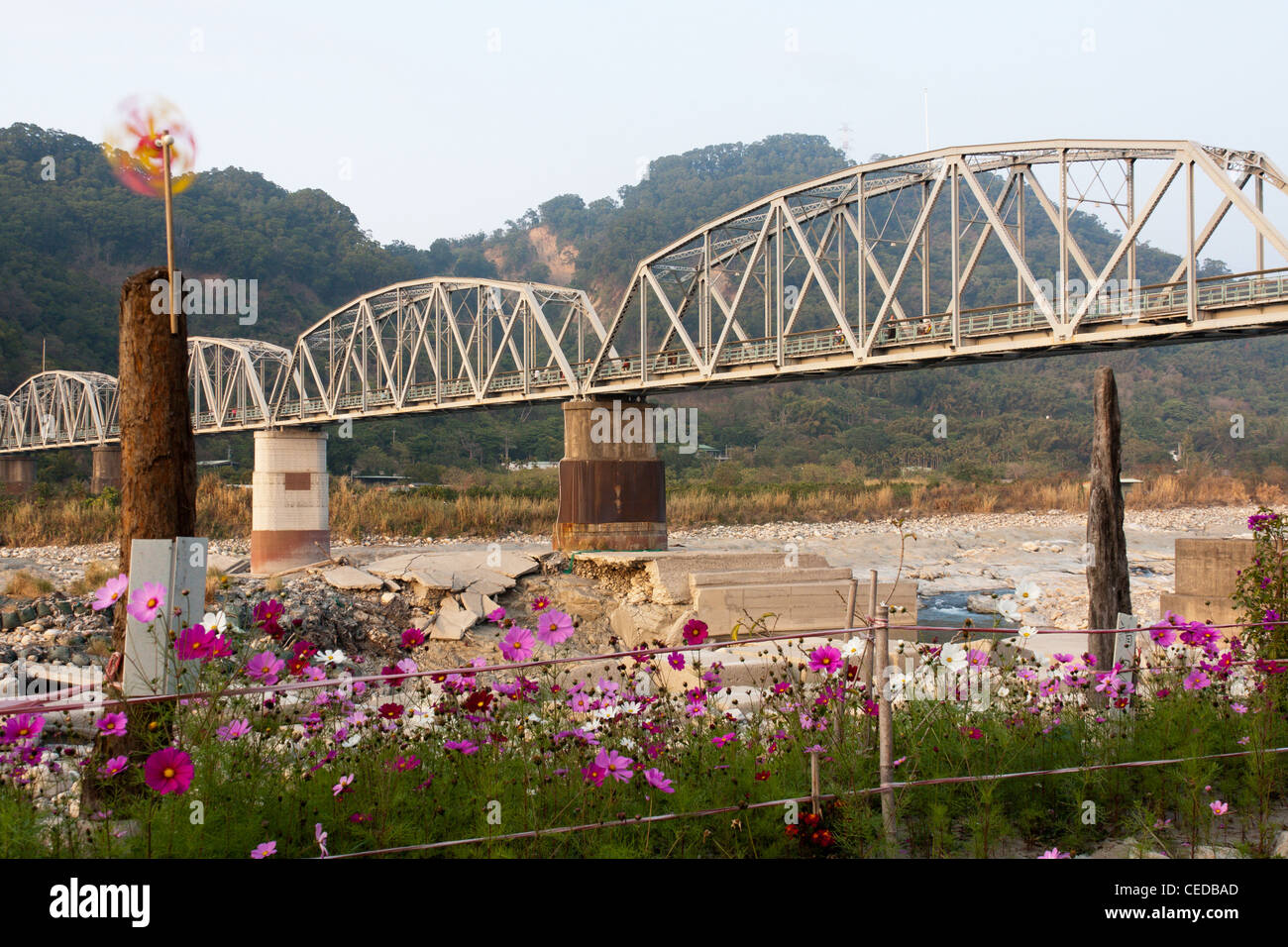 Iron bridge bicycle path over Da-Jia Greek, between Fengyuan District ...