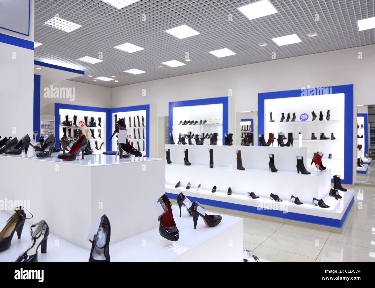 Interior of shoe shop Stock Photo - Alamy