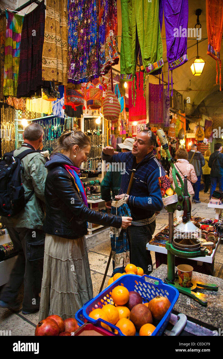 Israel jerusalem old city the market hi-res stock photography and ...