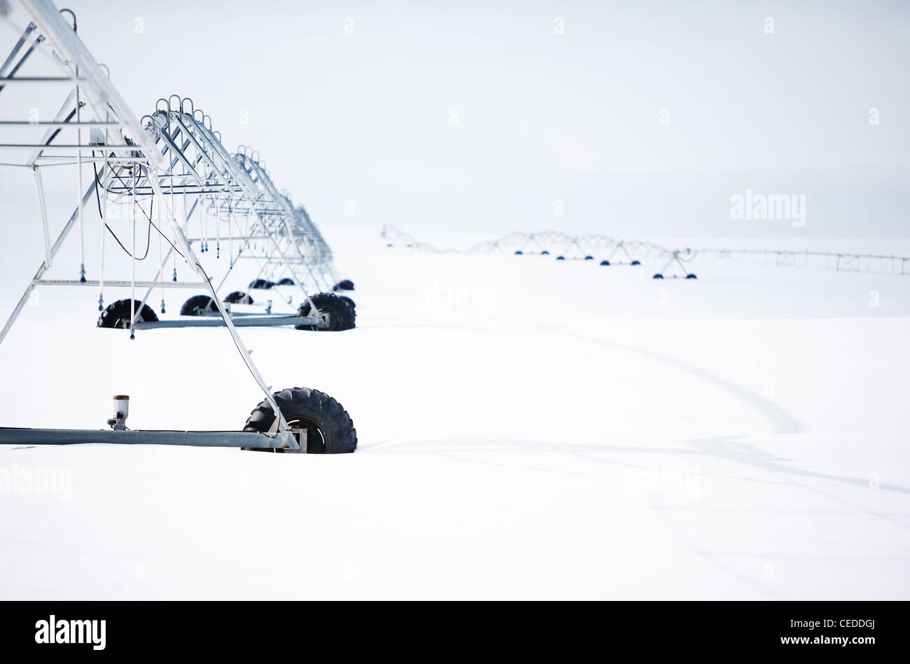 A center pivot sprinkler system, in the snow Stock Photo - Alamy