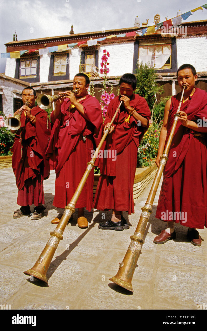 Tibetan Monk Instrument Stock Photos & Tibetan Monk Instrument Stock ...