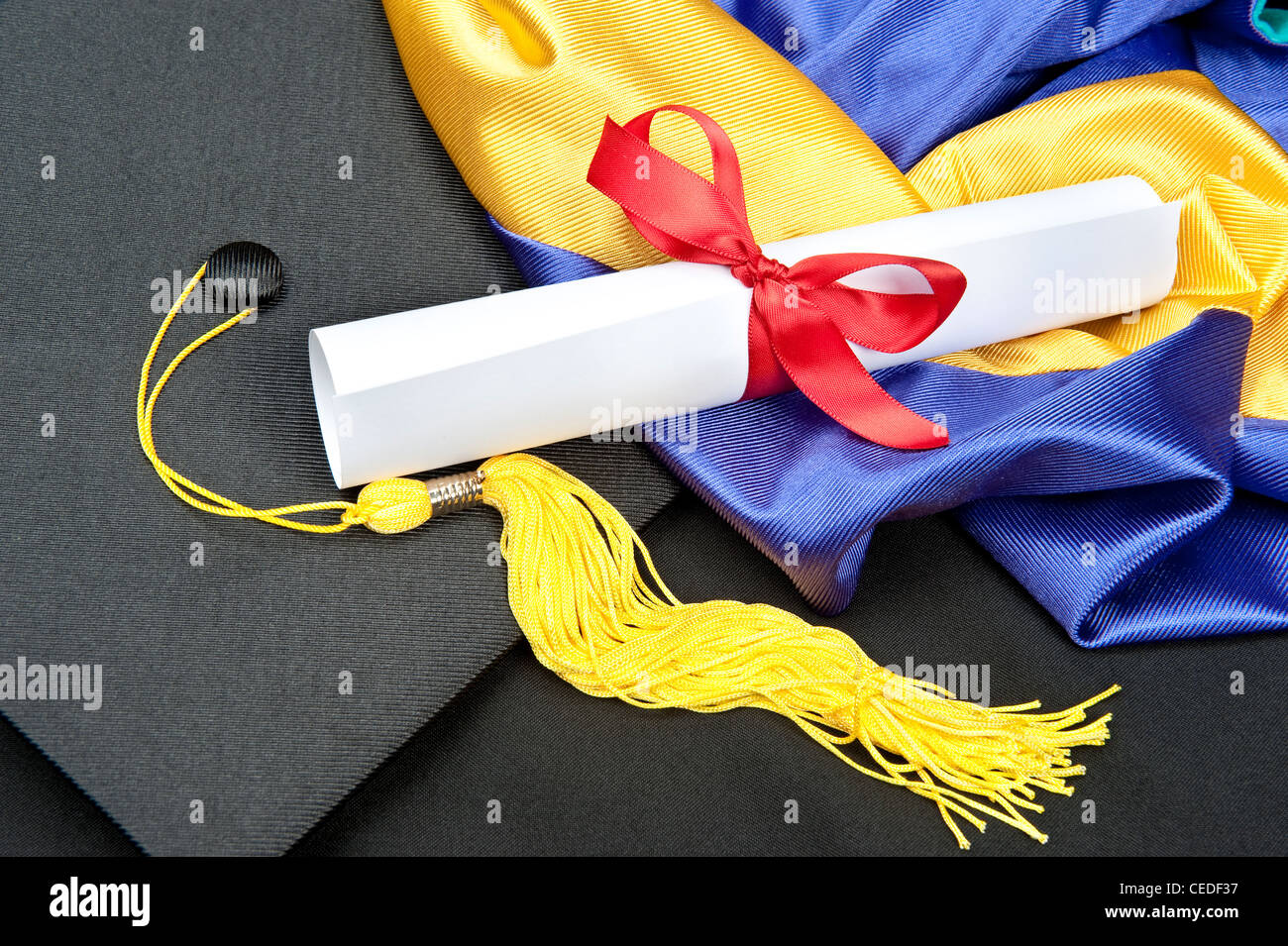 Graduation cap diploma hi-res stock photography and images - Alamy