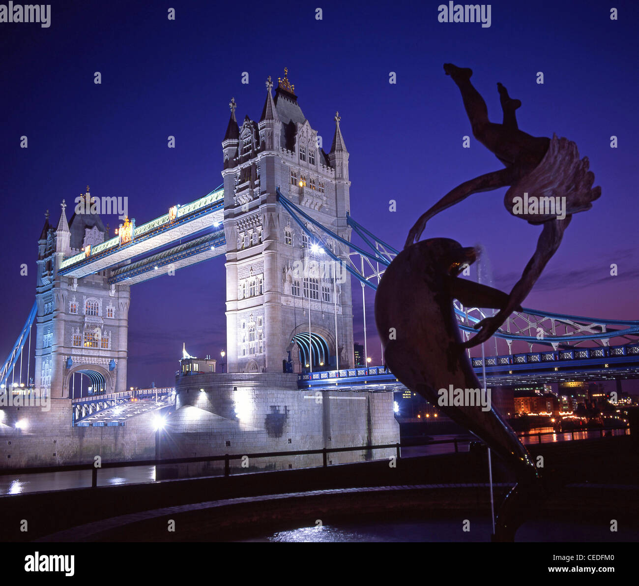 Boy dolphin statue tower bridge hi-res stock photography and images - Alamy