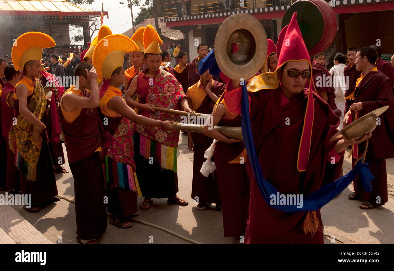Buddhist monks in sikkim india hi-res stock photography and images - Alamy
