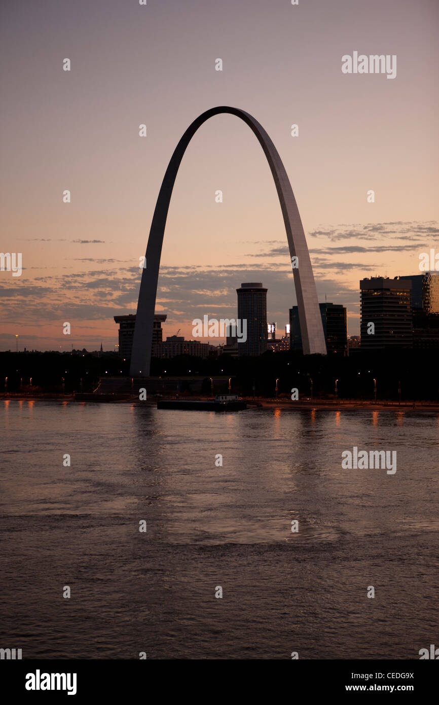 Arch urban architecture hi-res stock photography and images - Alamy