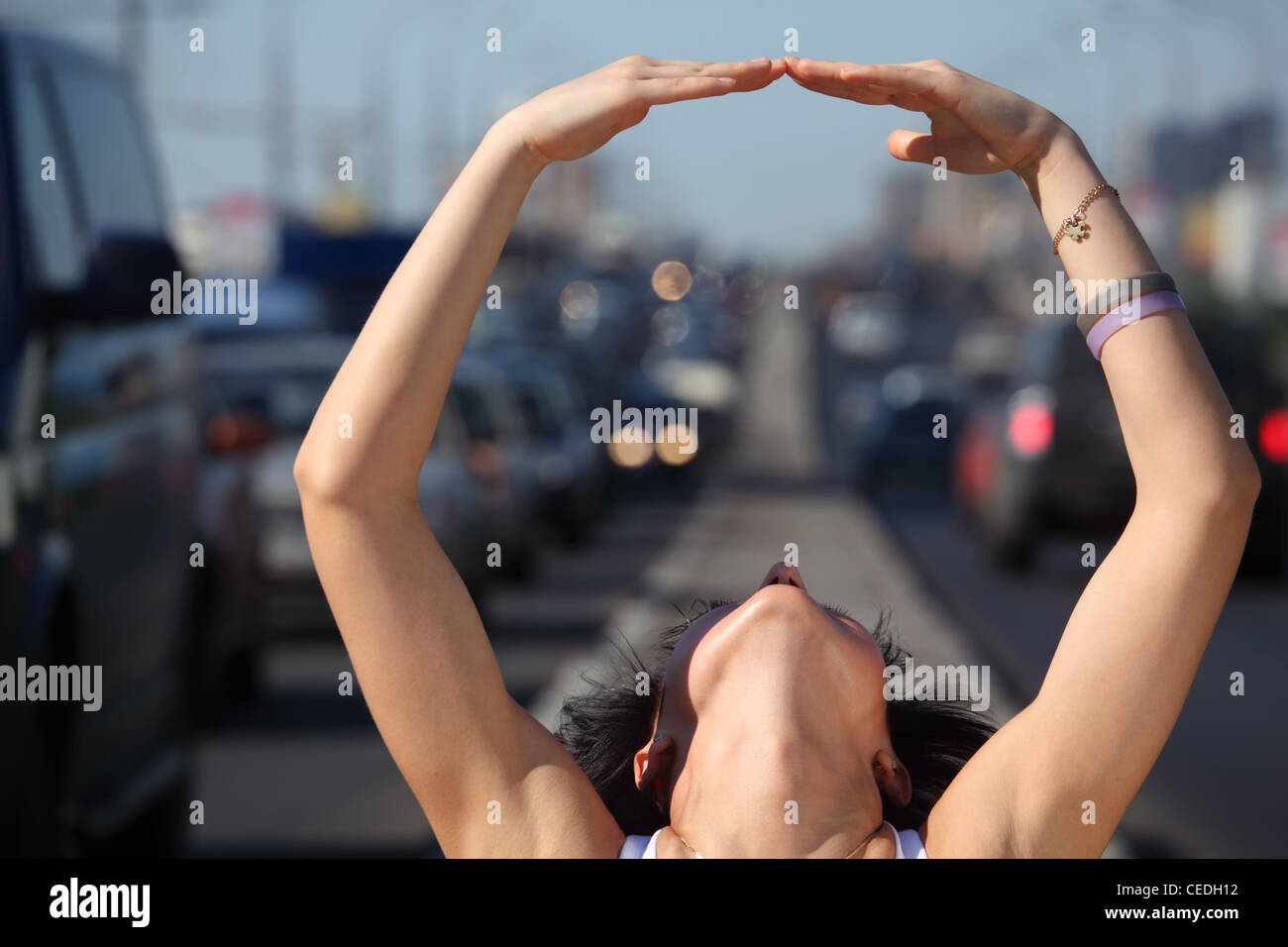 Head thrown back hi-res stock photography and images - Alamy