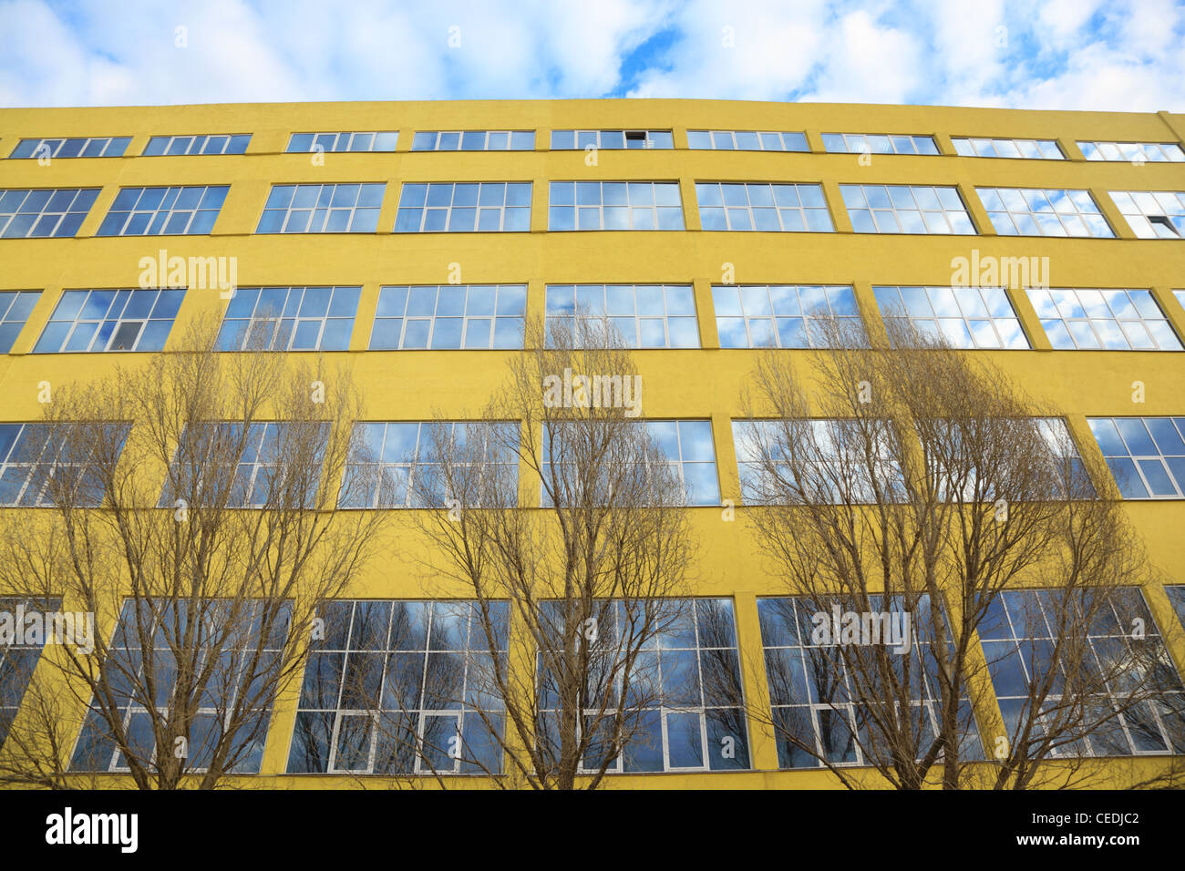Big building hi-res stock photography and images - Alamy