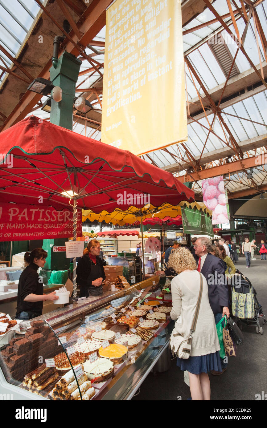 England, London, Southwark, Borough Market, Cake Stall Stock Photo - Alamy