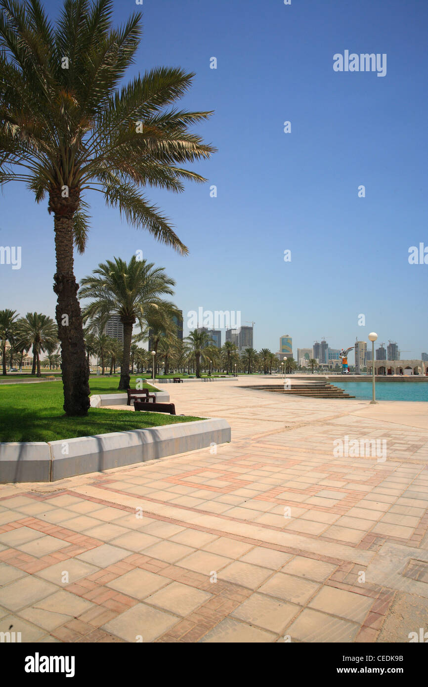 The Corniche on Doha's waterfront Stock Photo - Alamy