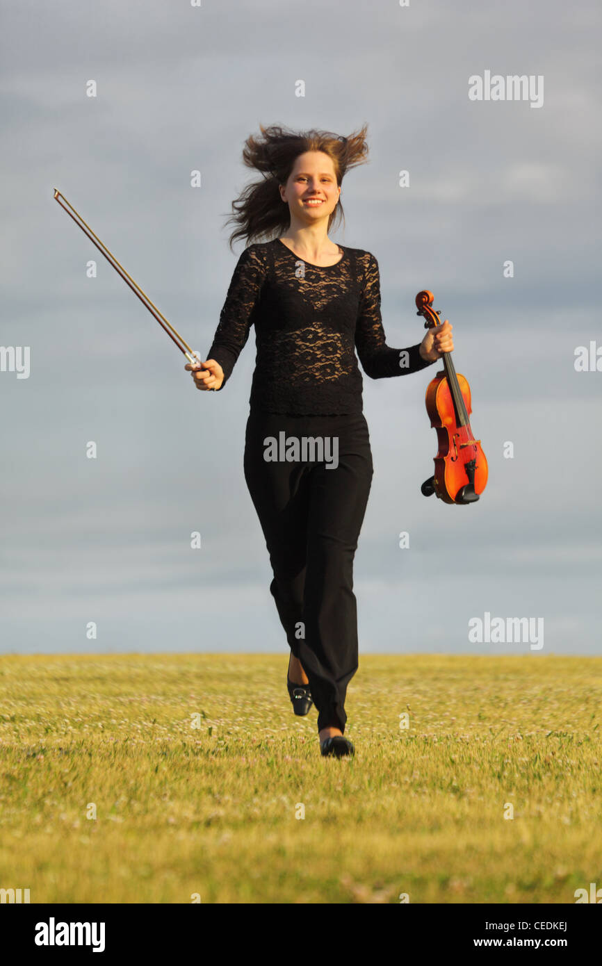 Sky front hi-res stock photography and images - Alamy