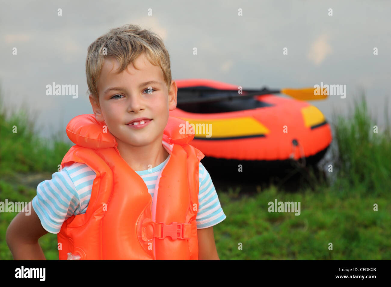 Row boat ashore hi-res stock photography and images - Alamy