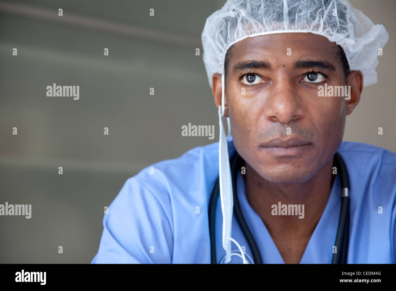 Surgical scrubs african hi-res stock photography and images - Alamy