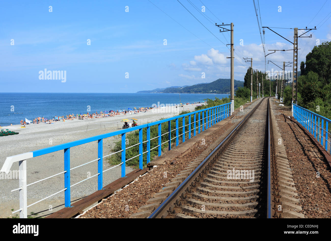 Sea beach railroad hi-res stock photography and images - Alamy