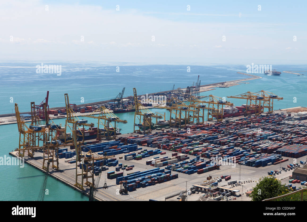 Spain shipping container hi-res stock photography and images - Alamy