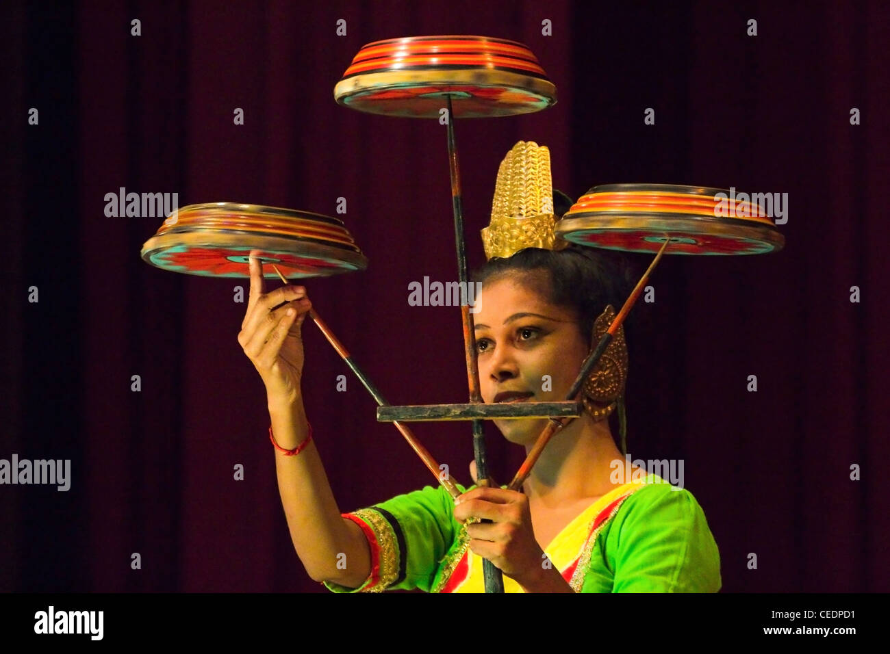 Kandyan dance hi-res stock photography and images - Alamy