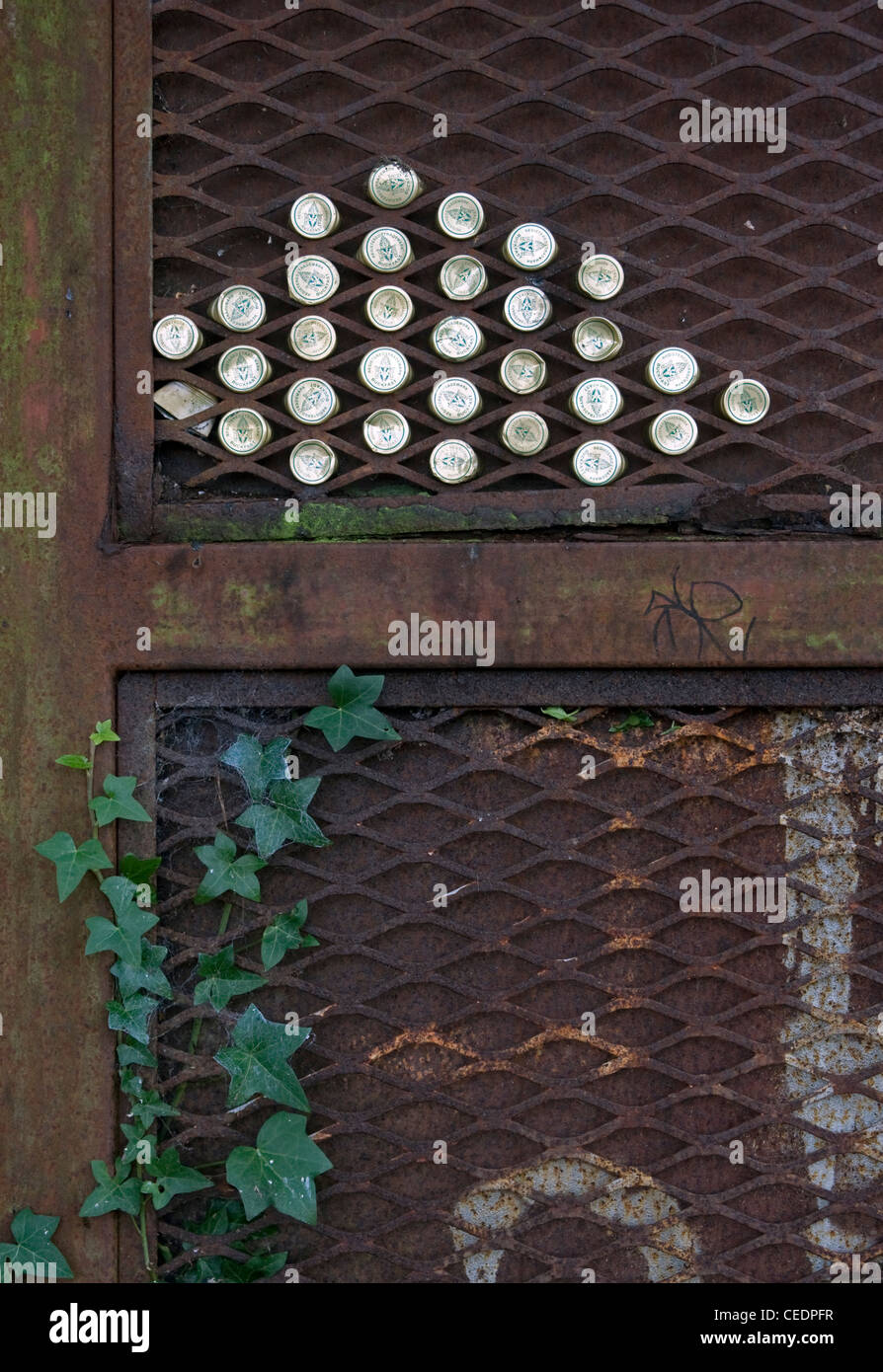 Bottle gate hi-res stock photography and images - Alamy