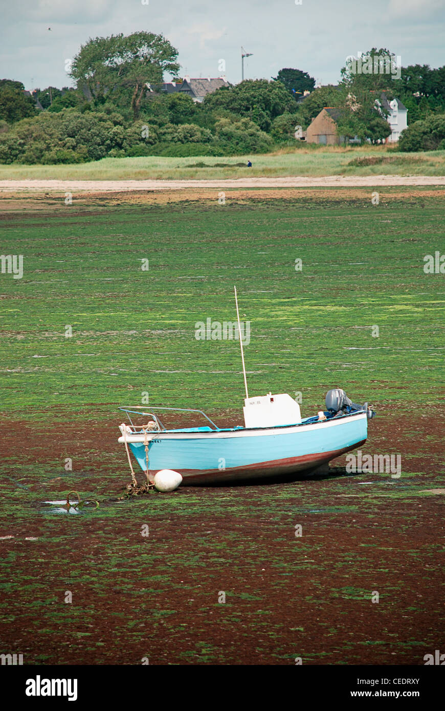 Boat at low tide hi-res stock photography and images - Alamy