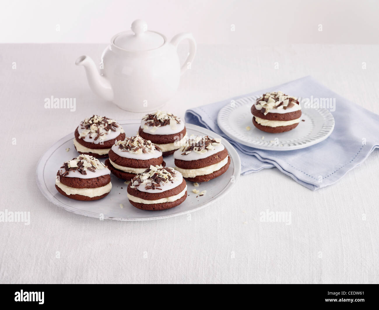Chocolate macaroons with cream filling Stock Photo - Alamy