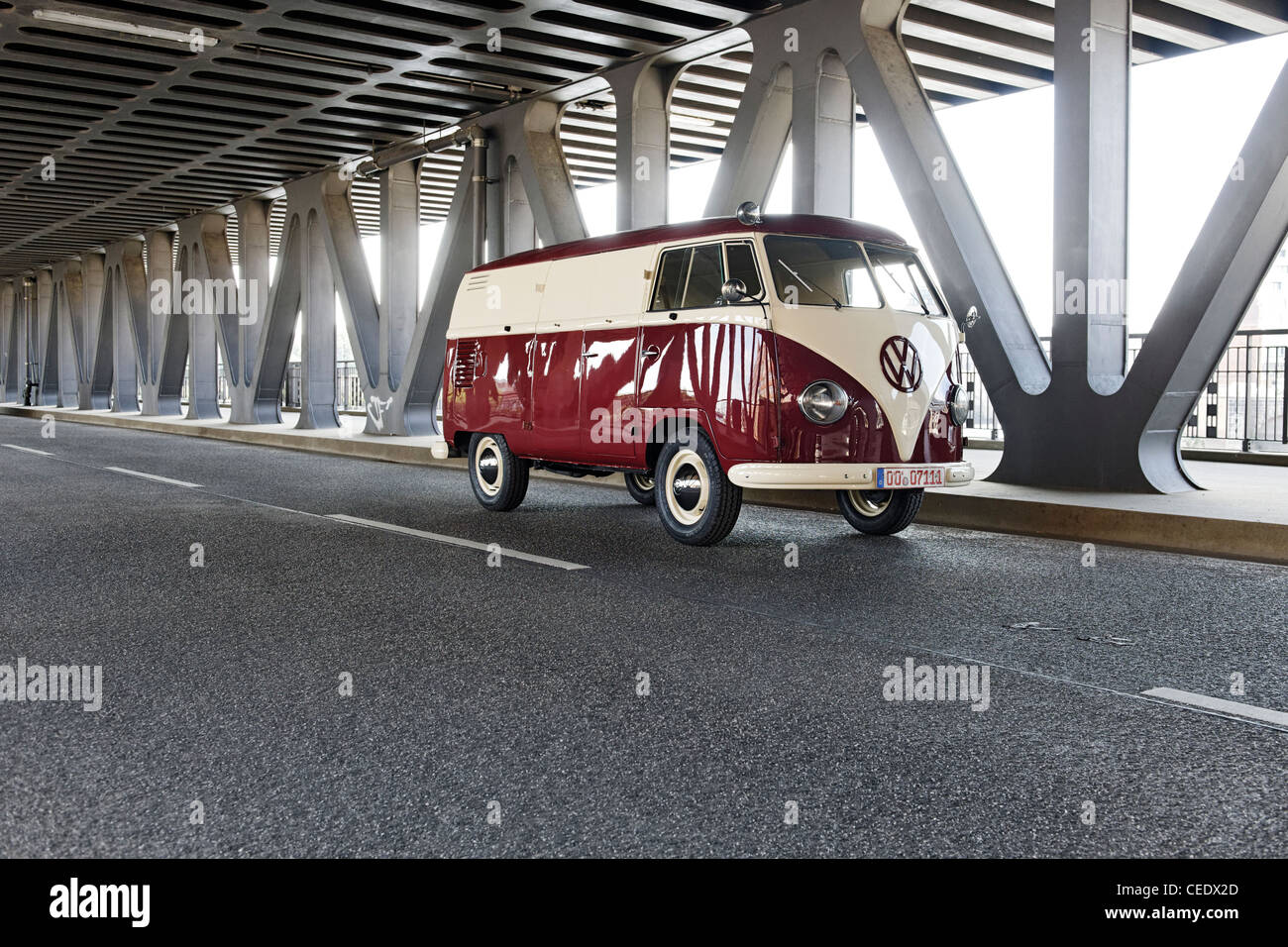 Vintage car, VW Bus T1, Oberhafenbrücke Upper Harbour Bridge, Hamburg ...