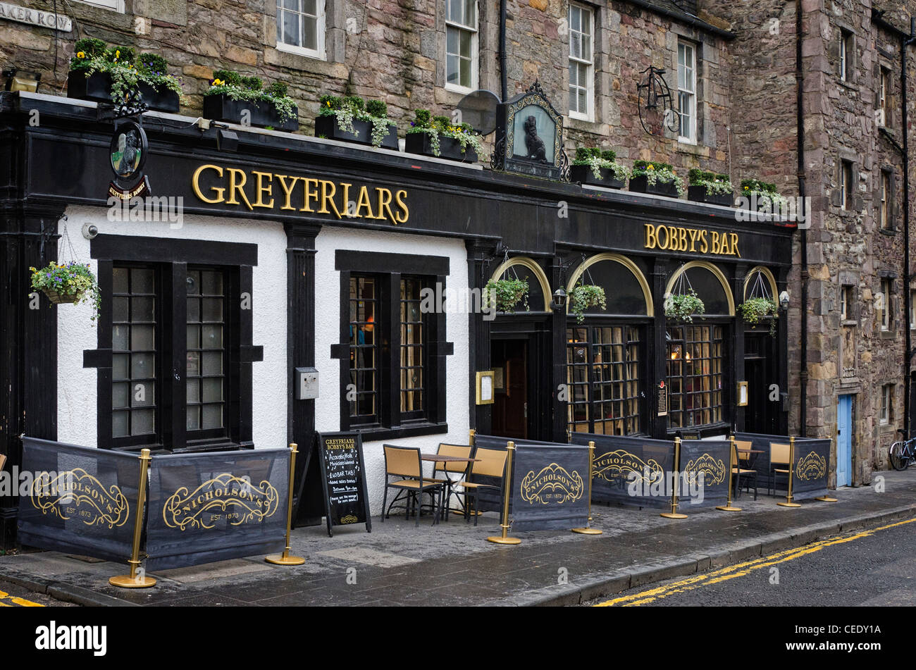 Greyfriars Bobby's Bar, Edinburgh Stock Photo - Alamy