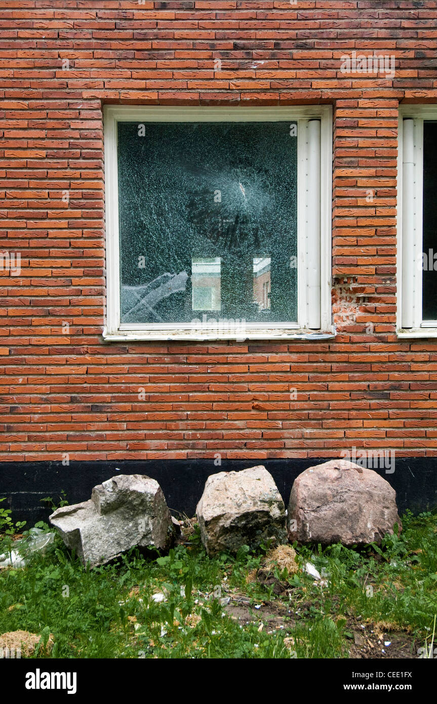 Broken window pane. Attempted burglary Stock Photo - Alamy