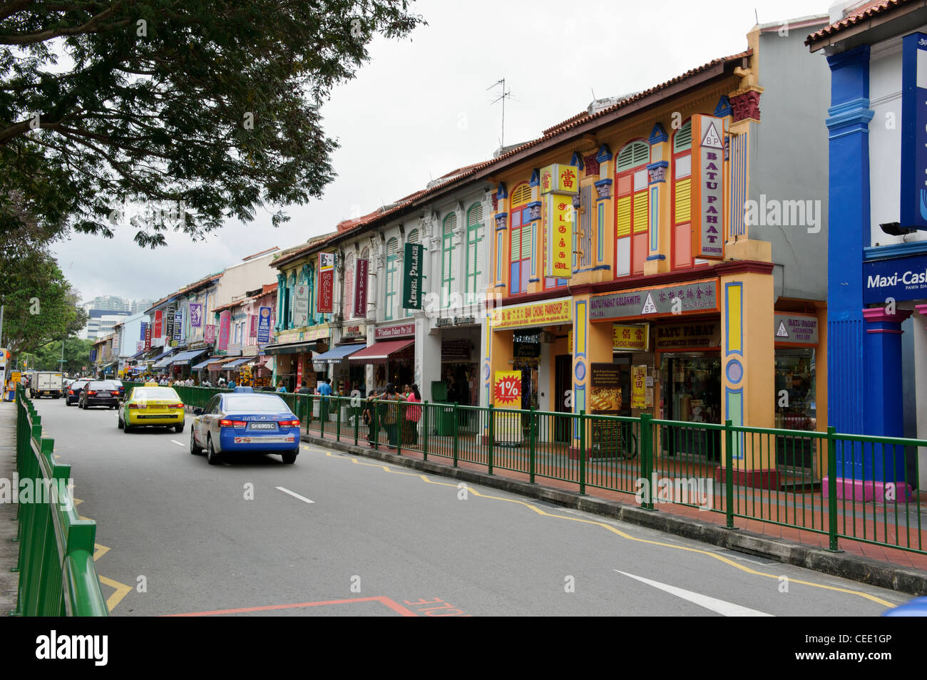 Row Of Shops India Stock Photos & Row Of Shops India Stock Images - Alamy