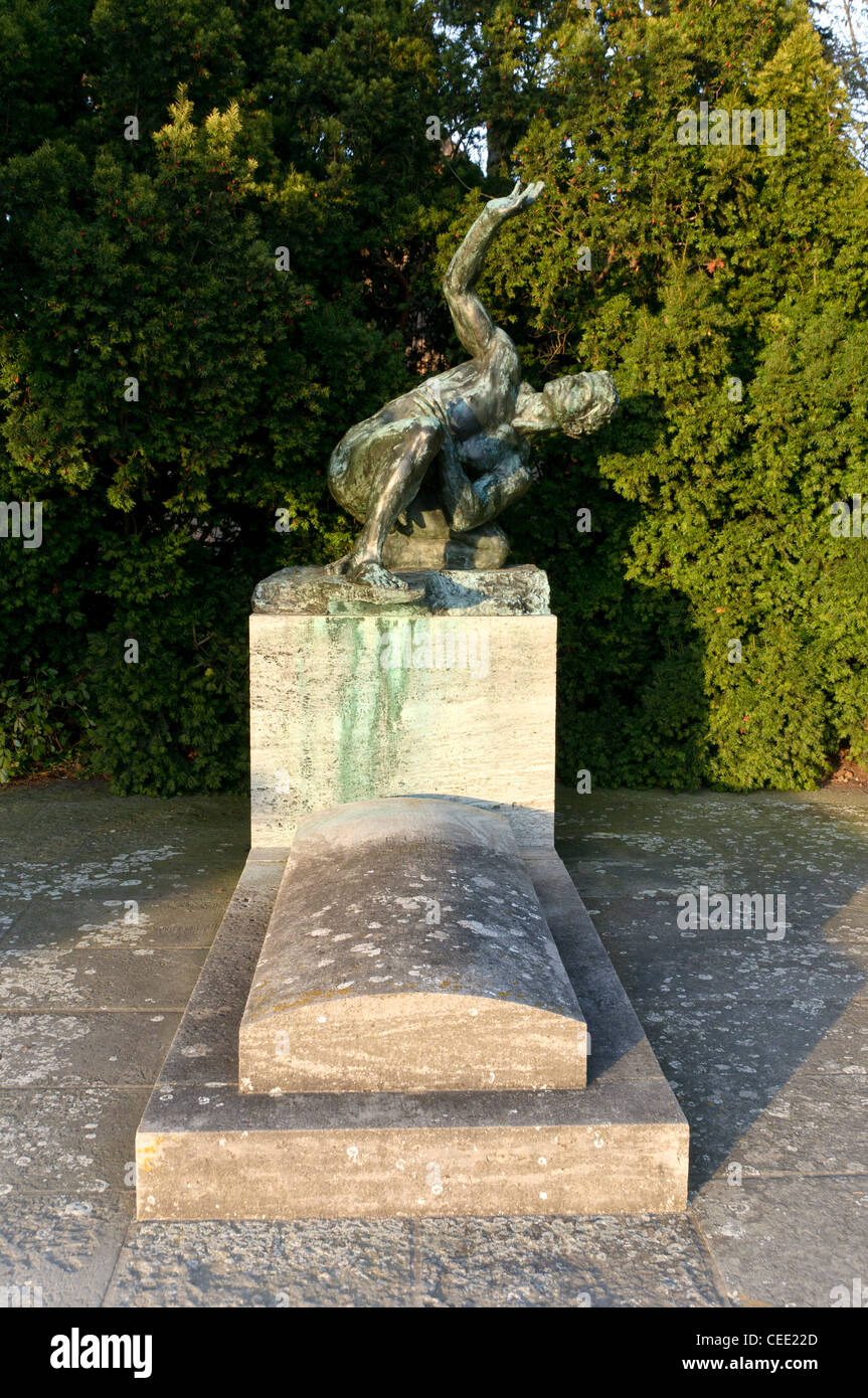 Burial place of the artist Max Klinger, Max Klinger Haus, Max Klinger ...