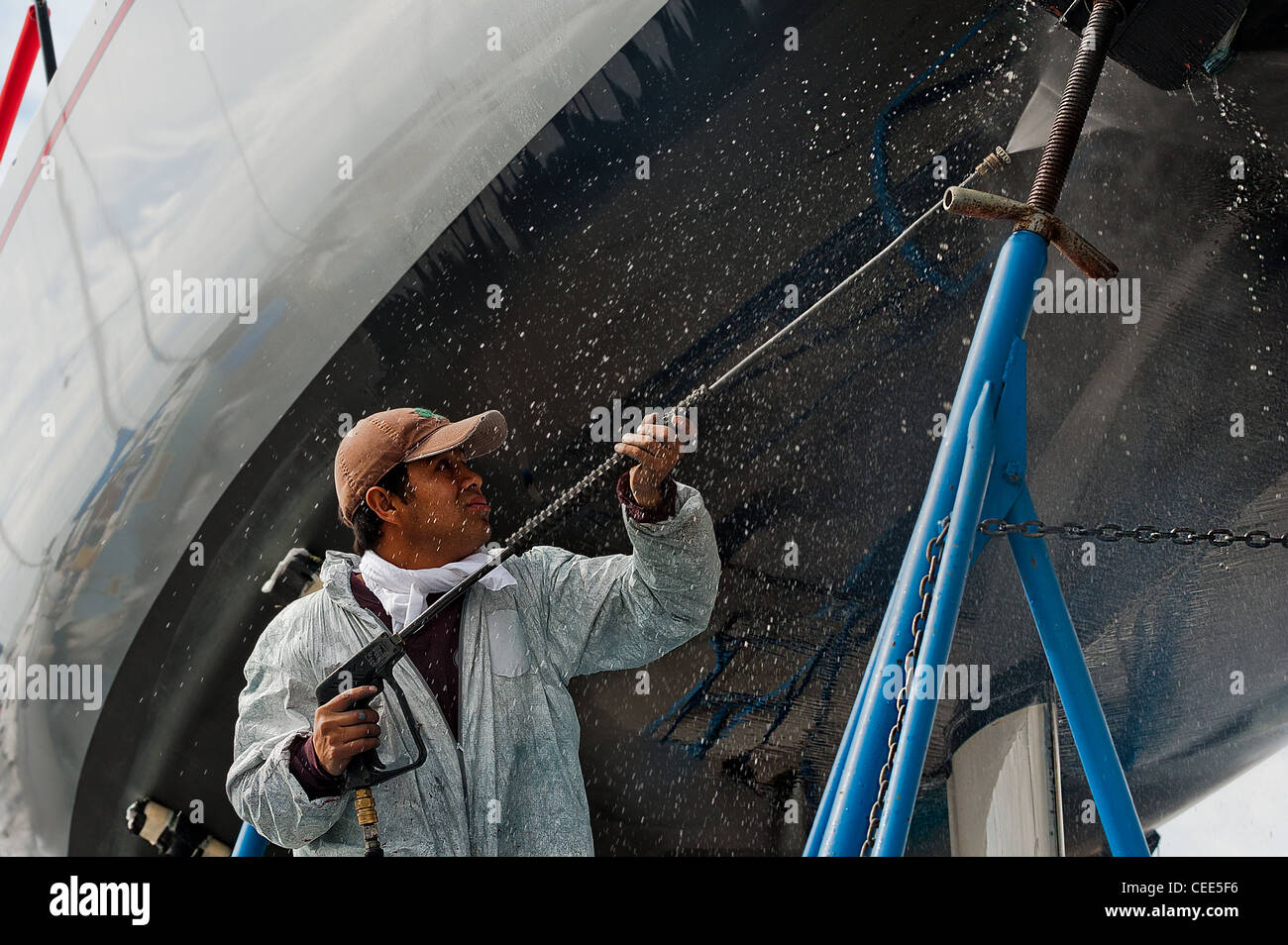 Washing yacht marina hi-res stock photography and images - Alamy