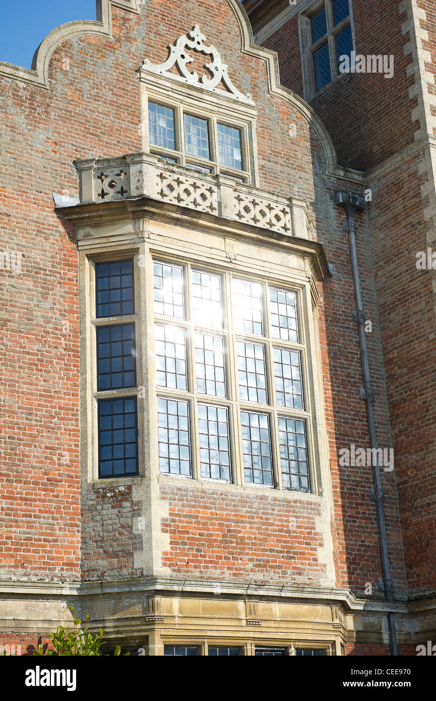 Tudor brickwork hi-res stock photography and images - Alamy
