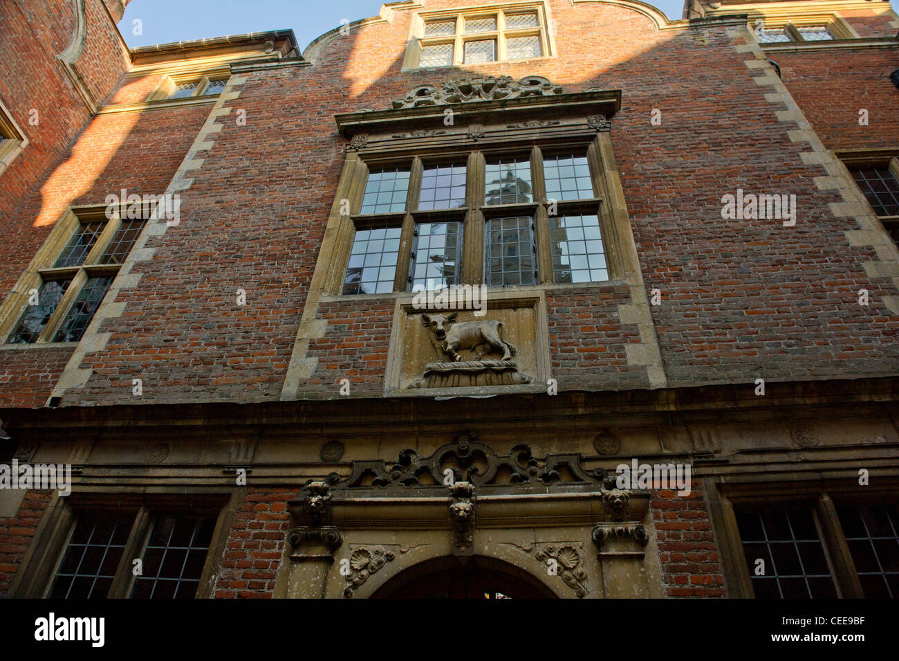 Tudor brickwork and windows for stately homes Stock Photo - Alamy