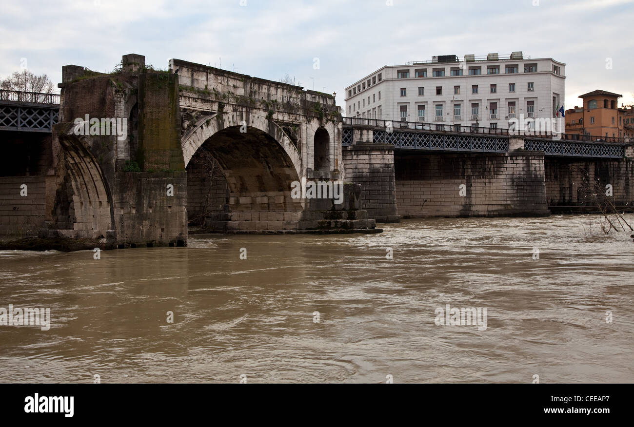 Rom, Ponte Fabricio Stock Photo - Alamy