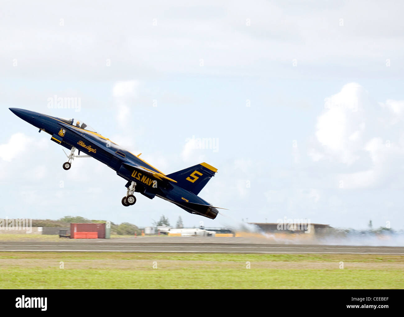 Blue Angel Number 5, part of the U.S. Navy Blue Angles flight ...
