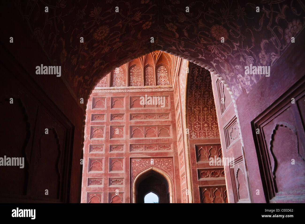 Taj mahal mausoleum gate hi-res stock photography and images - Alamy