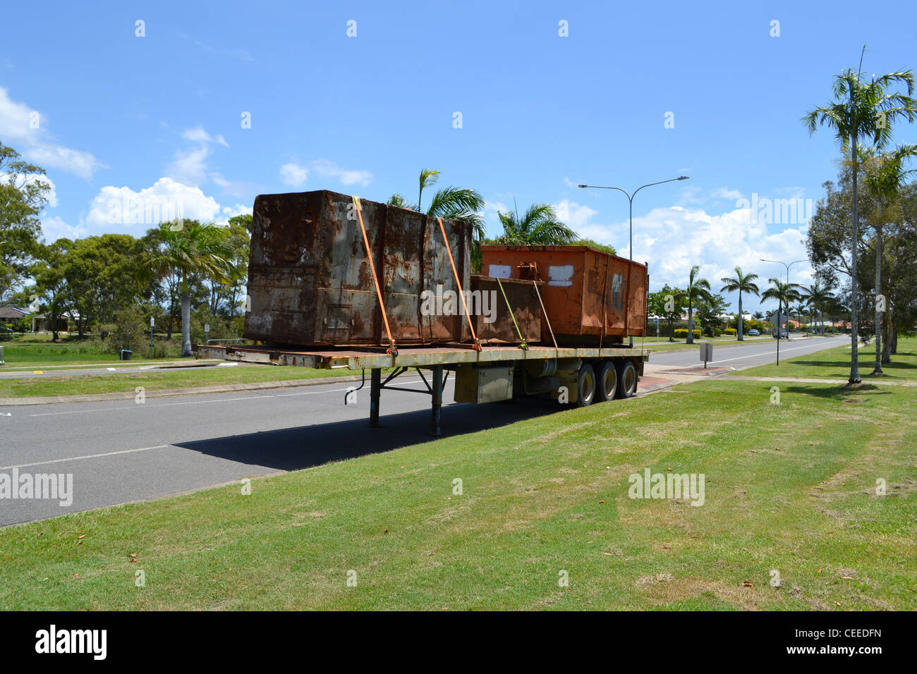loaded truck trailer semi trailer Stock Photo - Alamy