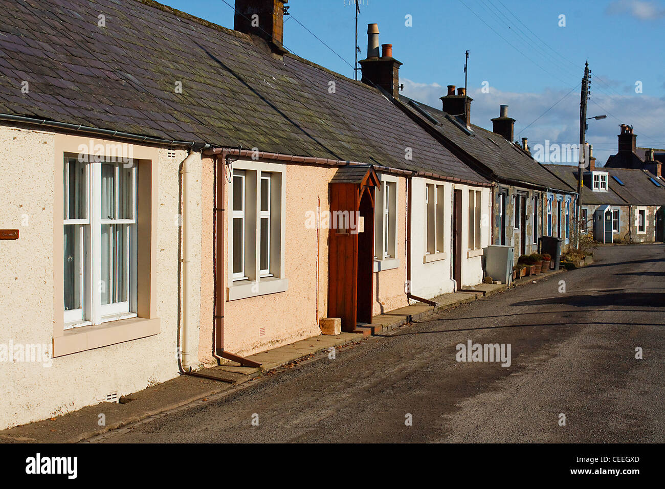 Street and typical traditional Scottish Butt and Ben housing in ...